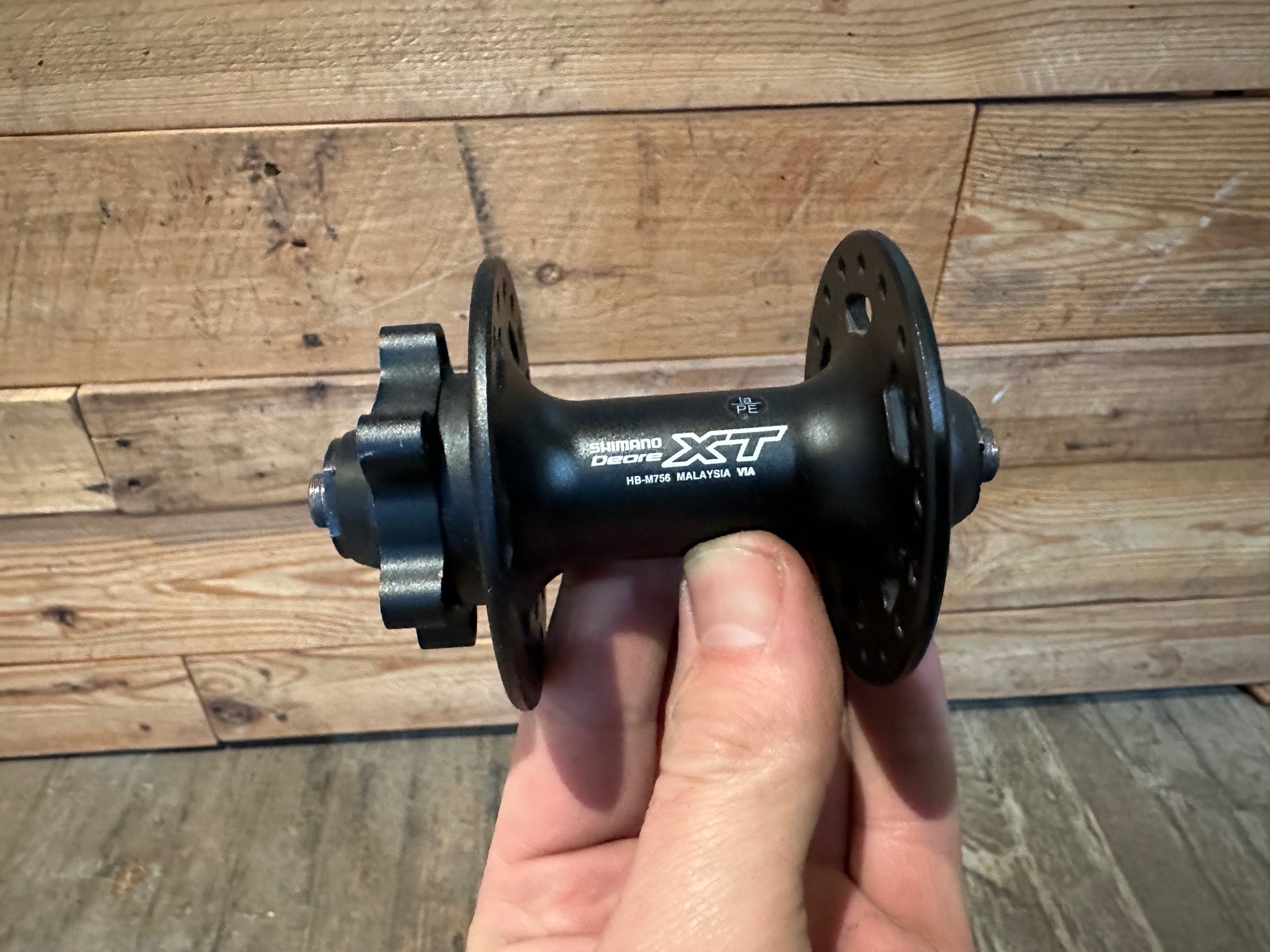 Shimano XT HB-M756 Front Hub 6-bolt disc - QR - 100mm - 36h